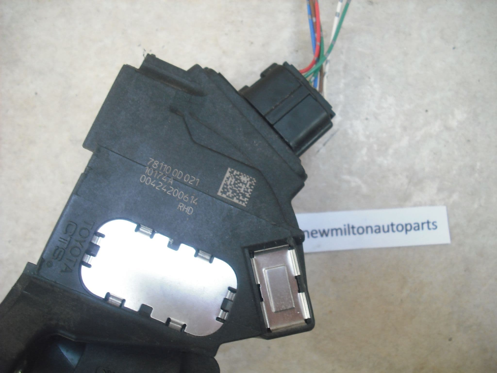 781100D021 A GENUINE TOYOTA YARIS MK2 ELECTRONIC THROTTLE POSITION SENSOR