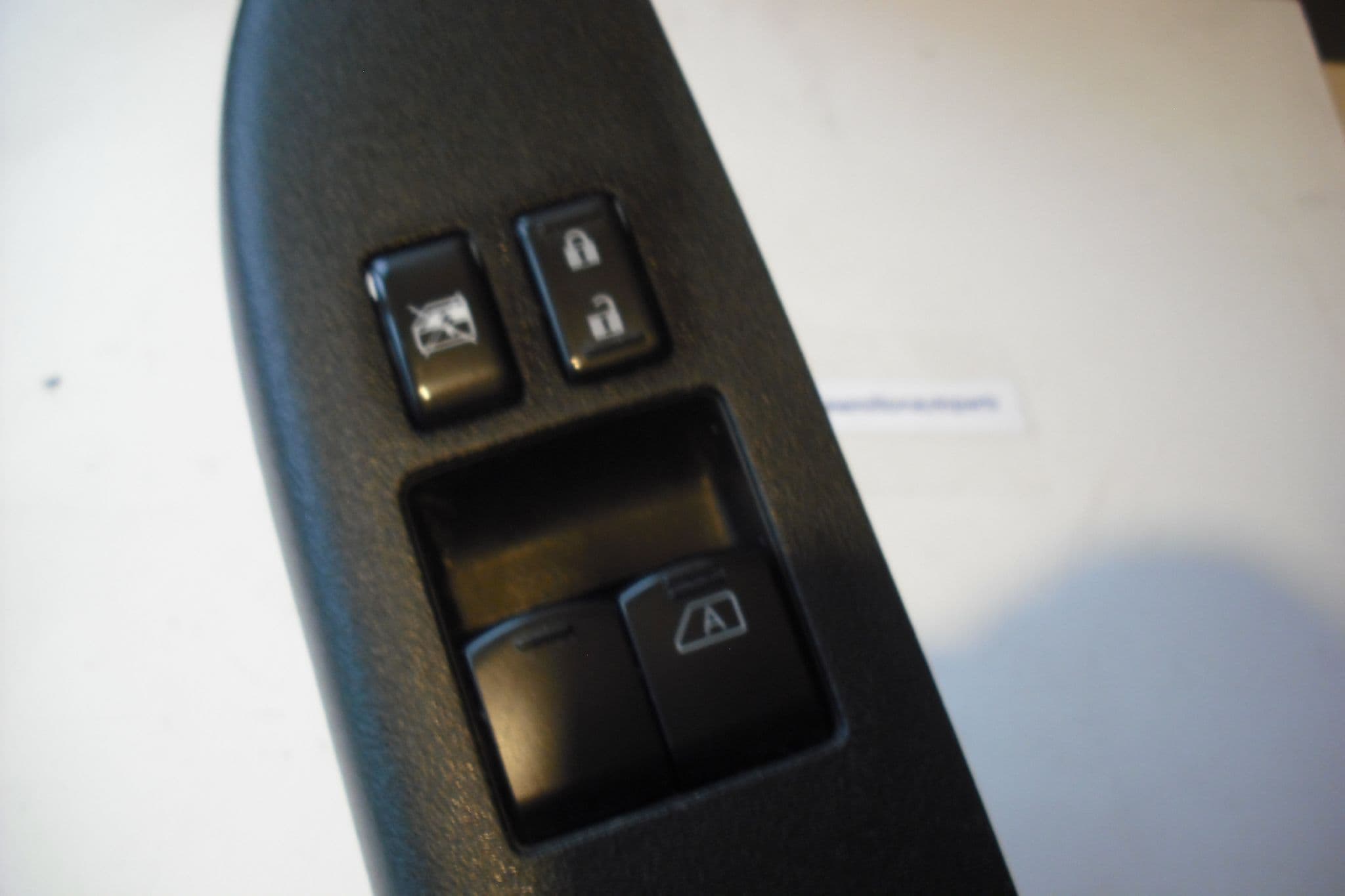 80960 1HD1A NISSAN MICRA K13 FRONT DRIVERS DOOR ELECTRIC WINDOW SWITCHES