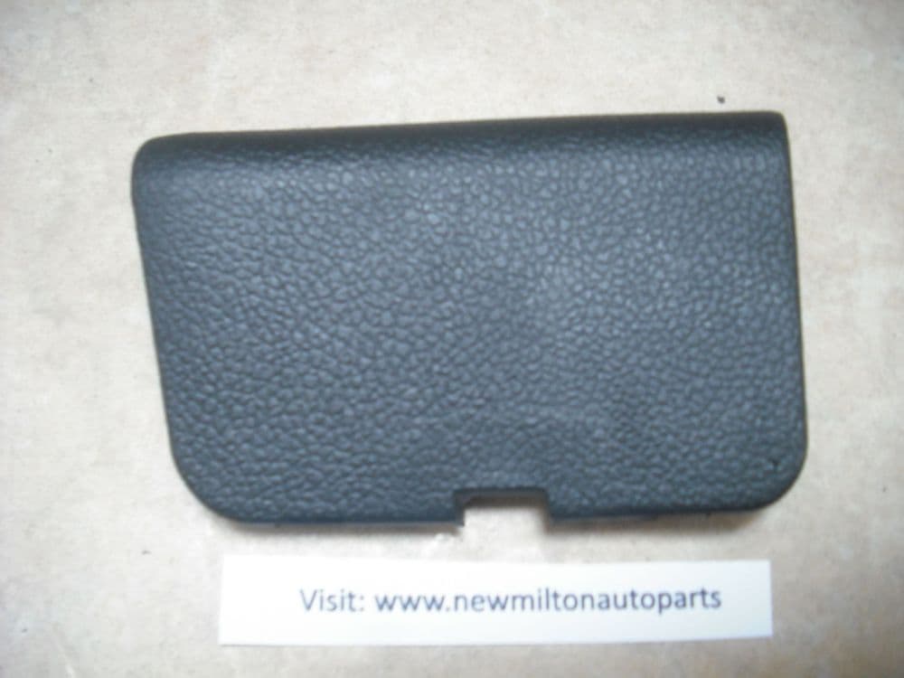 81757-1W200 KIA RIO MK3 BOOT TRUNK TRIM LIGHT BULB INSPECTION COVER ...