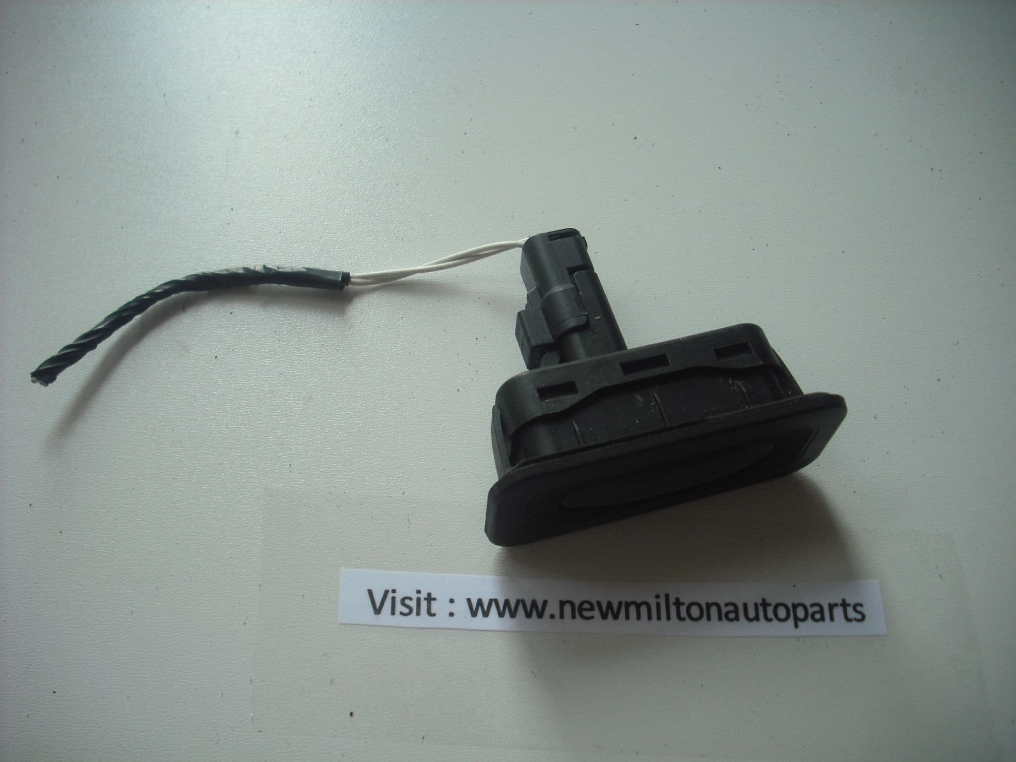 8200076256 A GENUINE RENAULT MEGANE 3 2008-2013 BOOT TAILGATE TRUNK ...