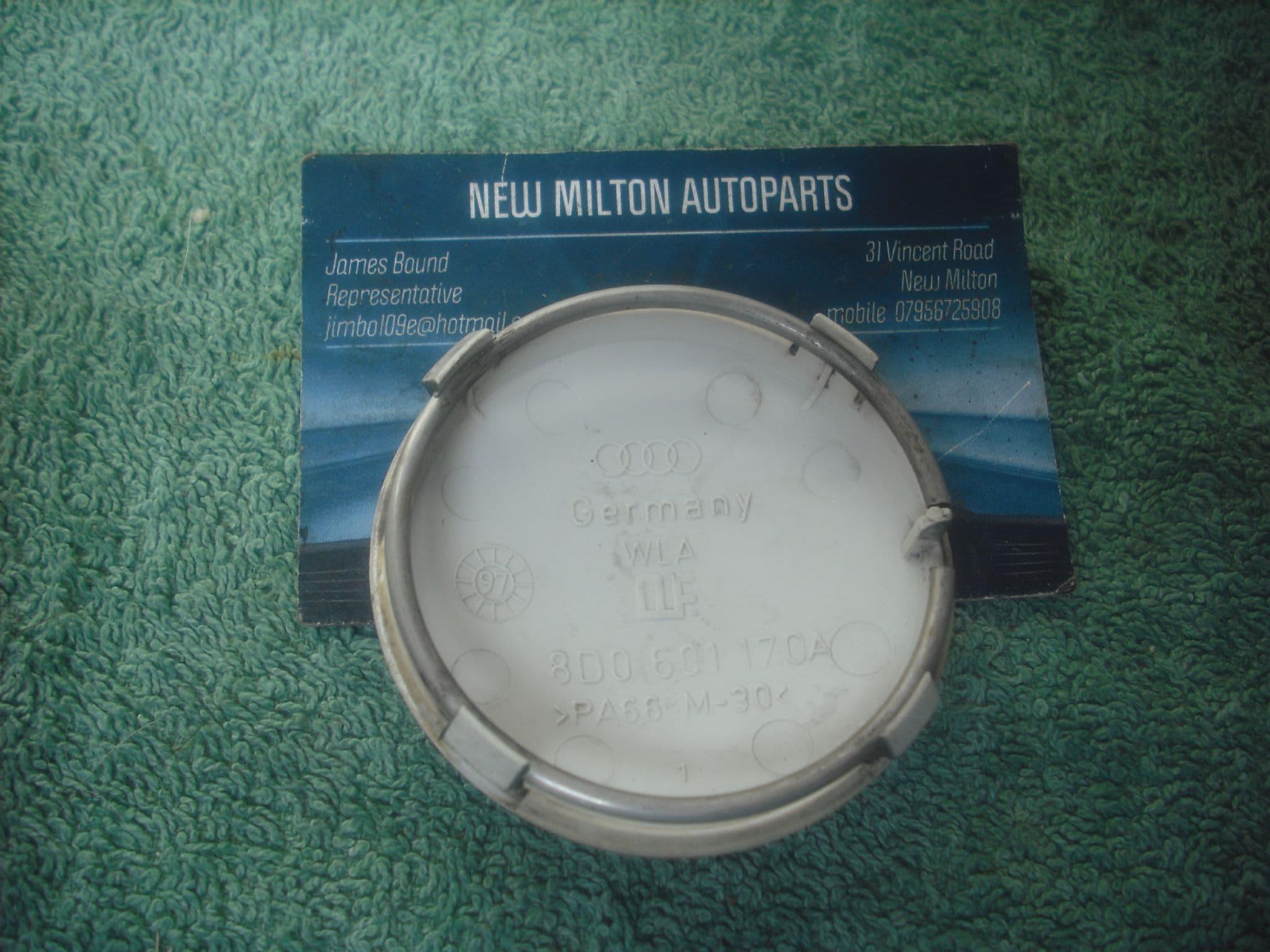 8D0 601 170A A GENUINE AUDI A4 A6 ALLOY WHEEL SMALL HUB CENTER CAP 60mm