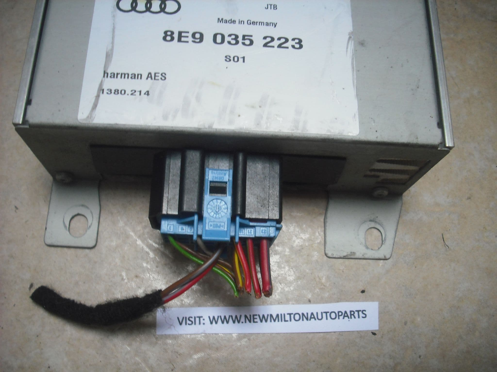 8E9 035 223 AUDI A4 B6 B7 HARMAN AES STEREO AMPLIFIER CONTROL MODULE