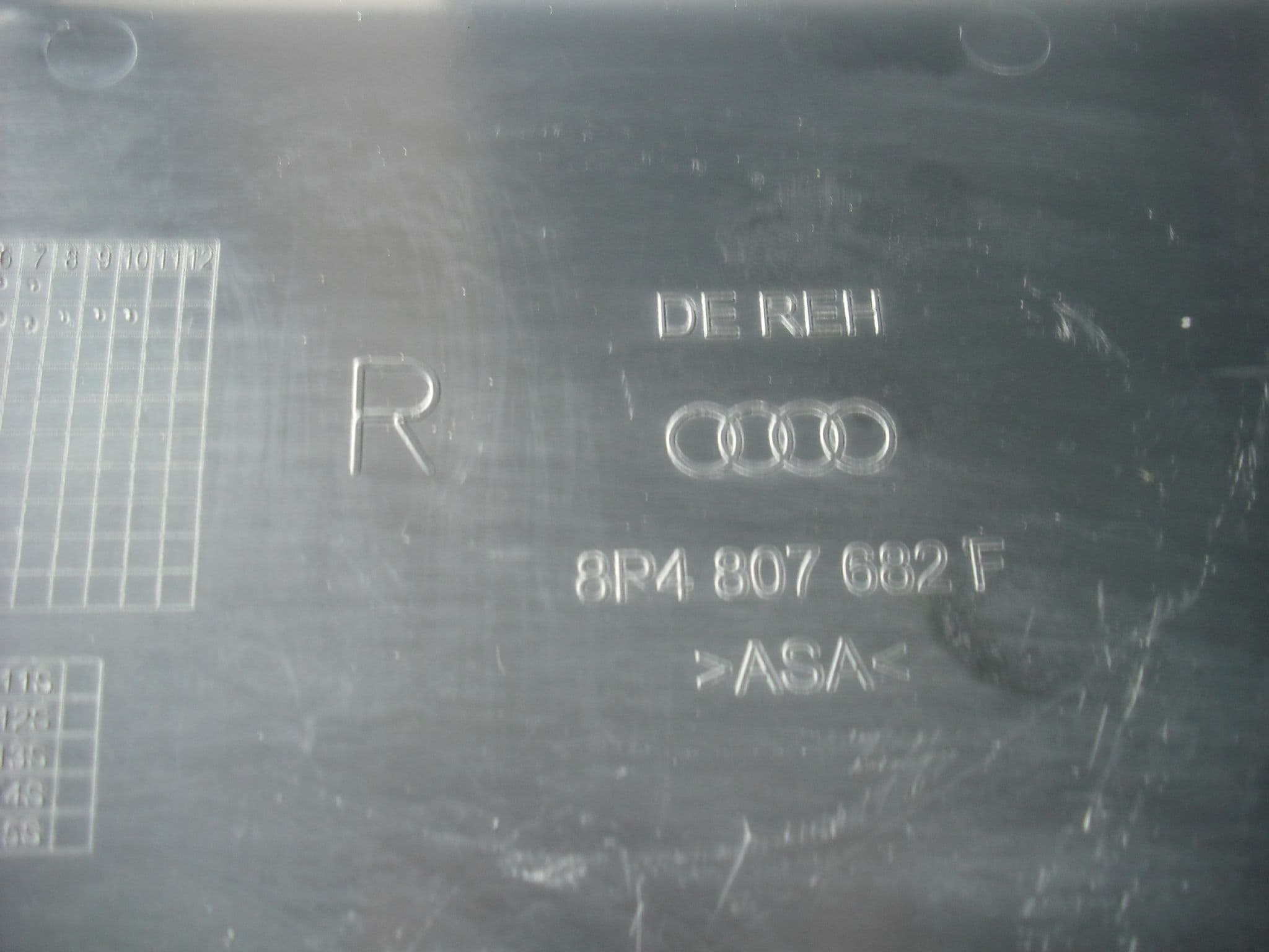 8P4 807 682 F AUDI A3 8P FRONT BUMPER GRILLE PANEL REAR MOULDING RIGHT SIDE