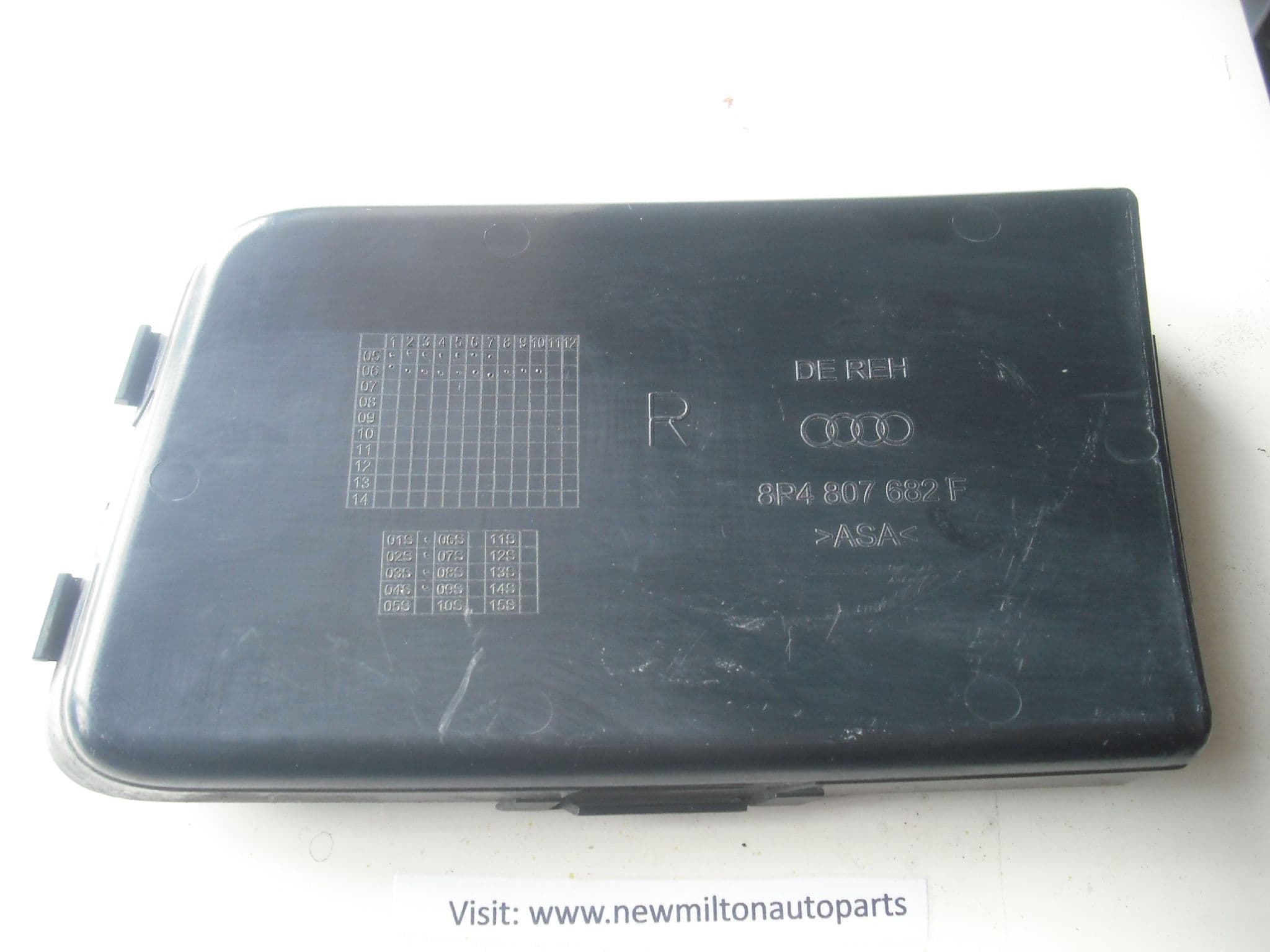 8P4 807 682 F AUDI A3 8P FRONT BUMPER GRILLE PANEL REAR MOULDING RIGHT SIDE