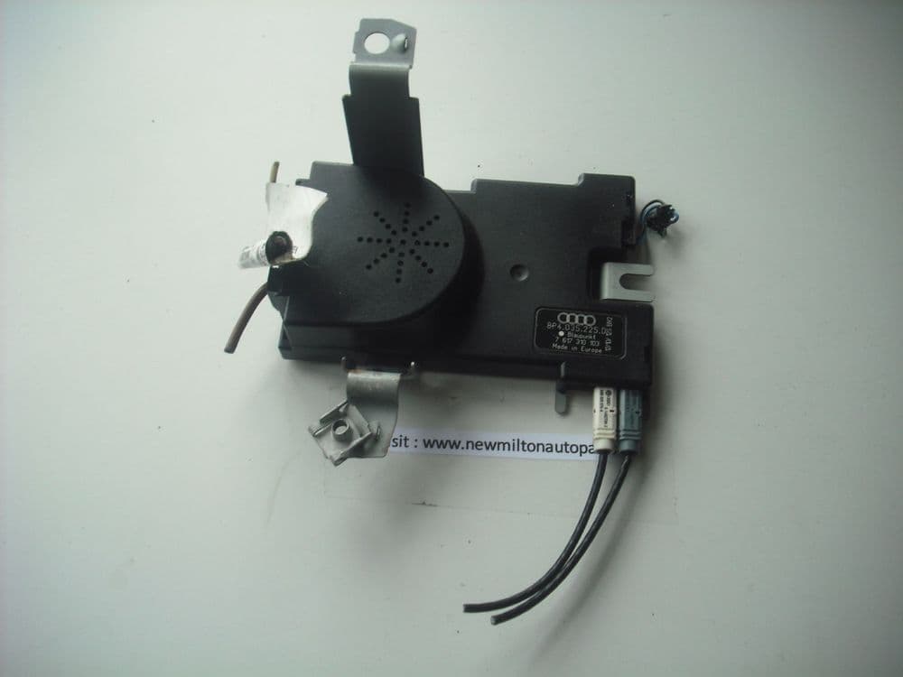 8P4 035 225 D AUDI A3 8P4 S LINE AERIAL AMPLIFIER