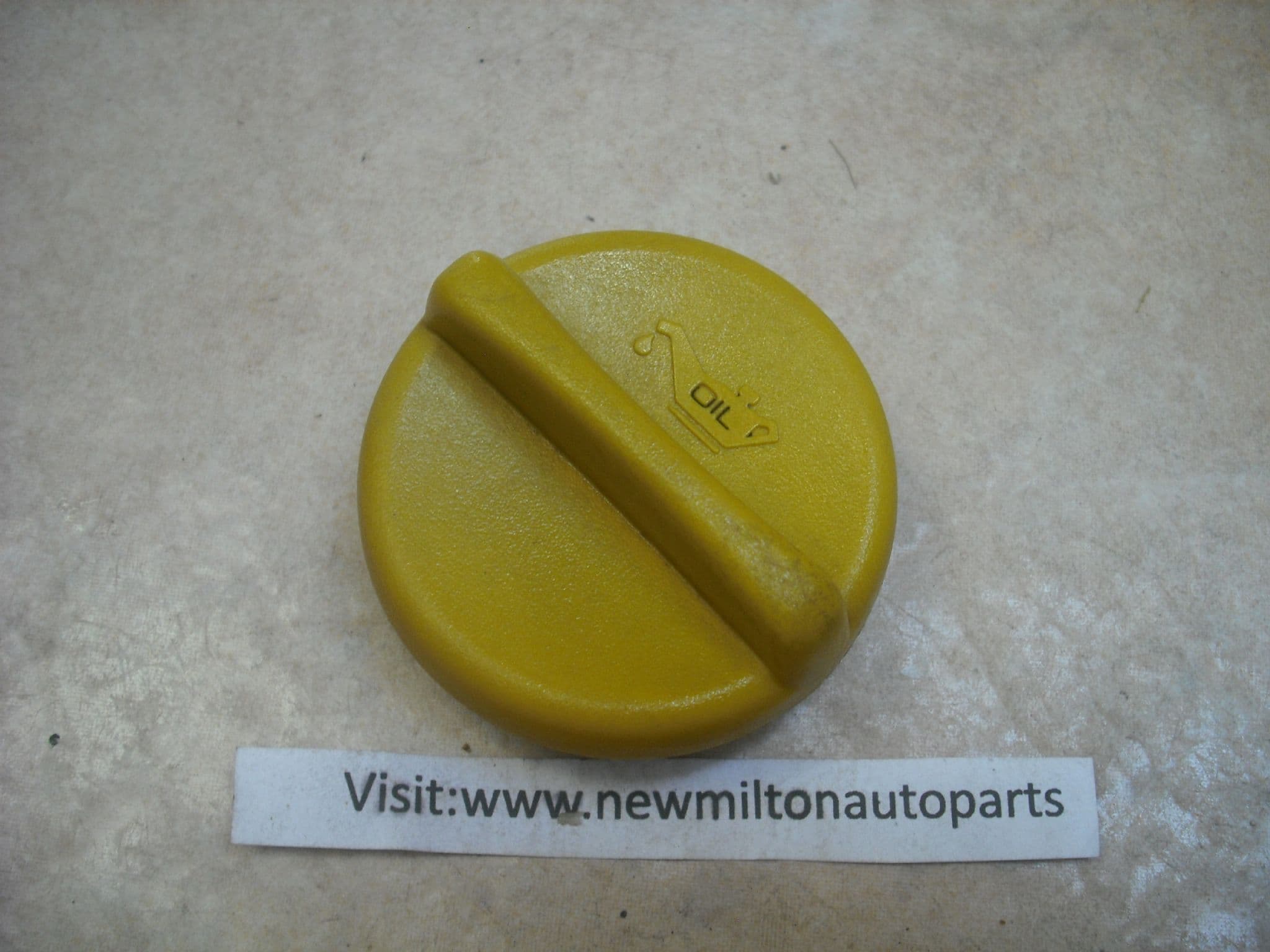 90412508 A GENUINE VAUXHALL AGILE ENGINE OIL FILLER CAP