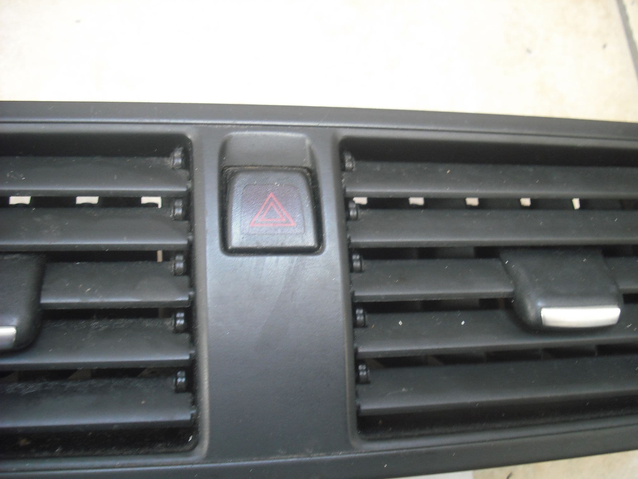 9123684 VOLVO S40 V50 HAZARD WARNING LIGHT SWITCH AND HEATER BLOWER FAN ...