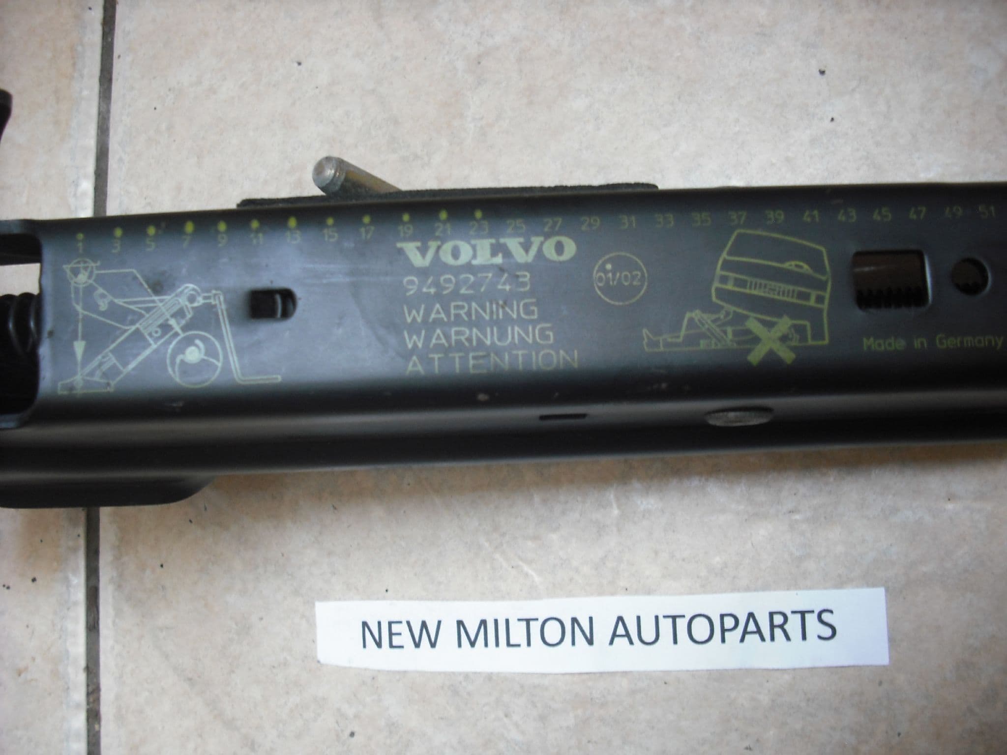 9492743 VOLVO S60 V70 CAR LIFTING JACK FROM THE TOOL KIT