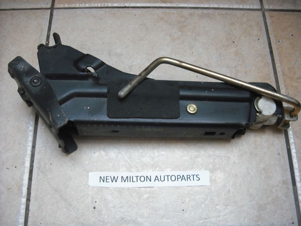 9492743 VOLVO S60 V70 CAR LIFTING JACK FROM THE TOOL KIT