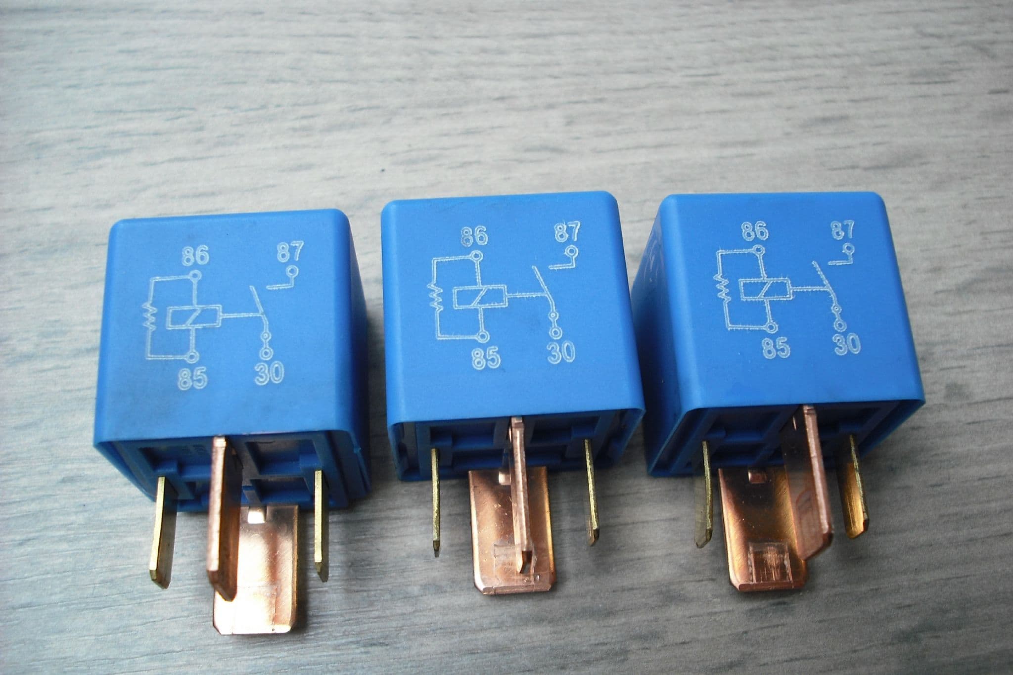 95210-2E000 50A 3 GENUINE KIA SPORTAGE RELAYS