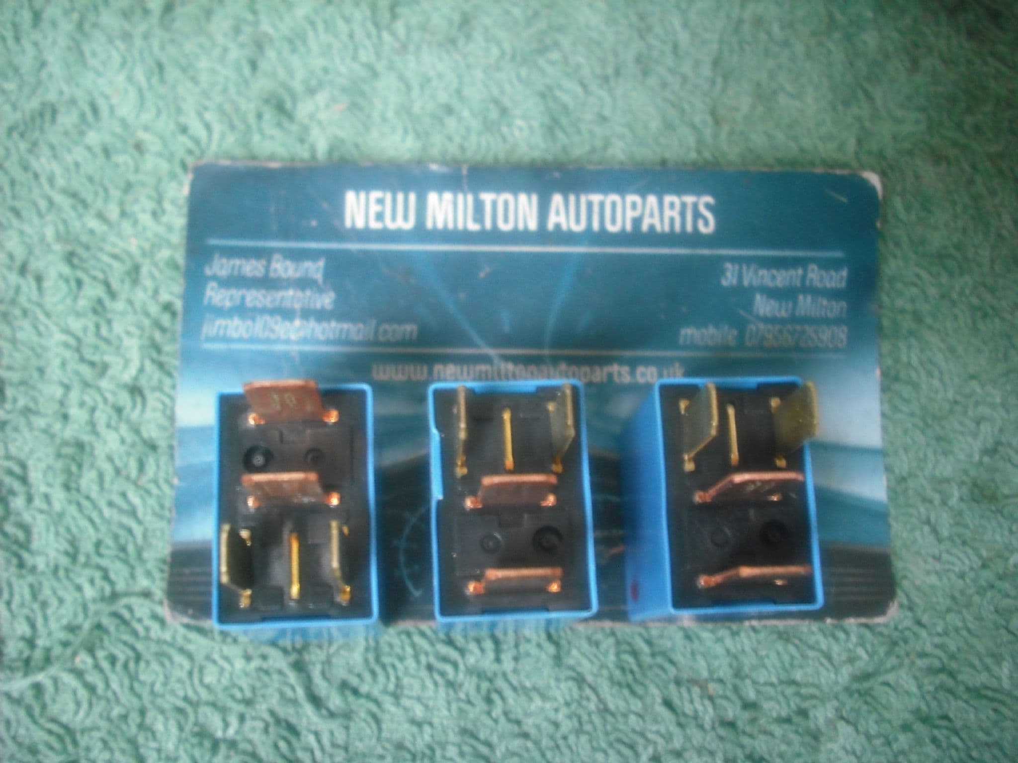 95224-2D000 20A OMRON 3 HYUNDAI GETZ OMRON BLUE RELAYS