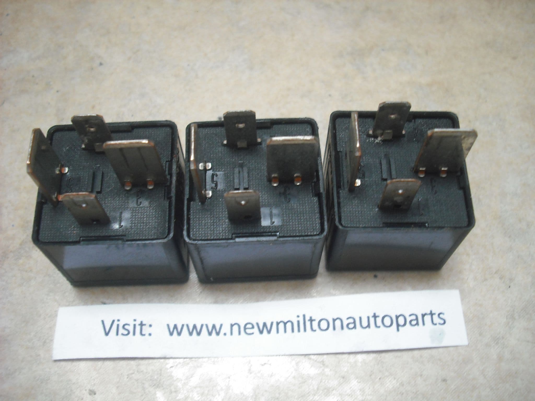 95VW 10K705 CA 7M0 951 263 A 100 3 GENUINE VW VOLKSWAGEN GOLF MK4 RELAYS