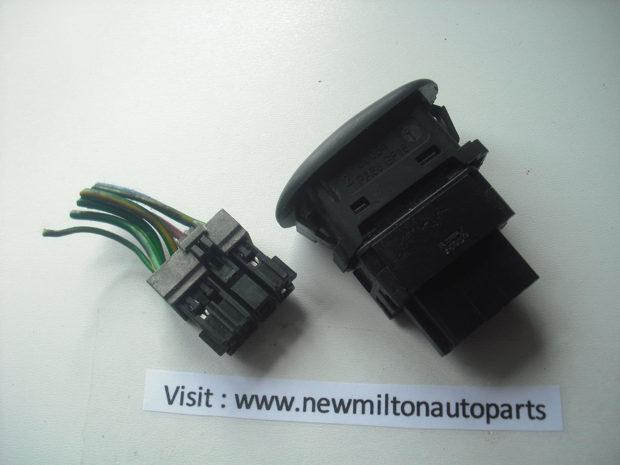 96605364XT CITROEN C3 AND C3 ELECTRIC REAR WINDOW SWITCH