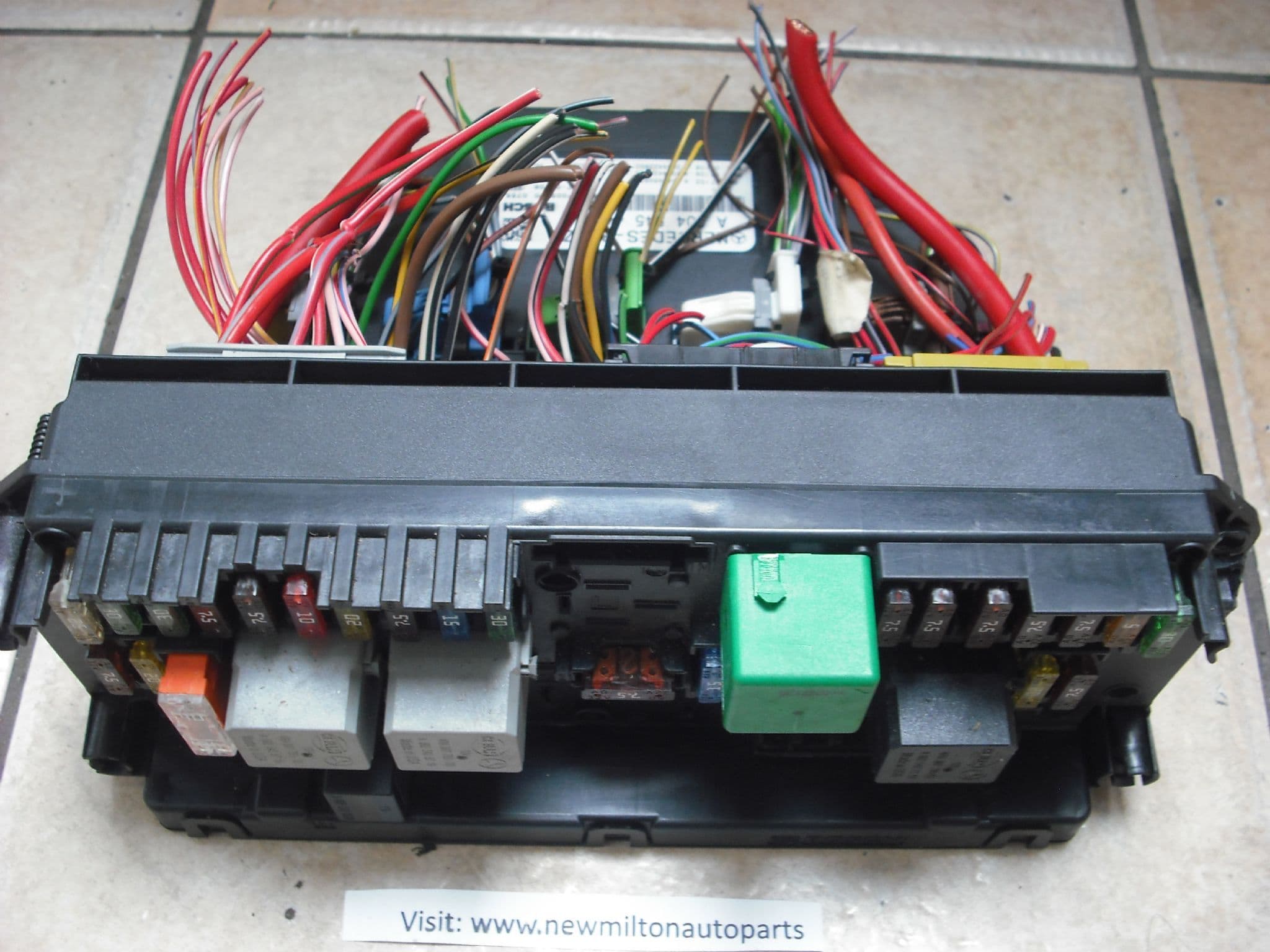 A 204 545 44 01 MERCEDES BENZ W204 C CLASS FRONT FUSE BOX SAM UIT