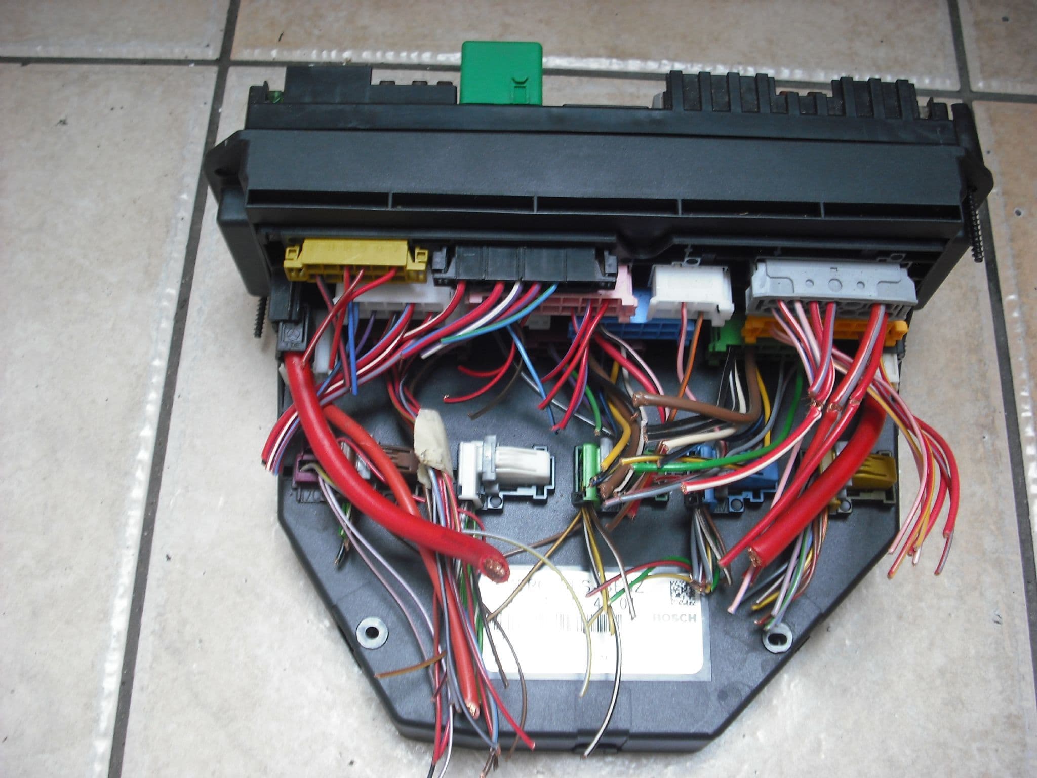 A 204 545 44 01 MERCEDES BENZ W204 C CLASS FRONT FUSE BOX SAM UIT