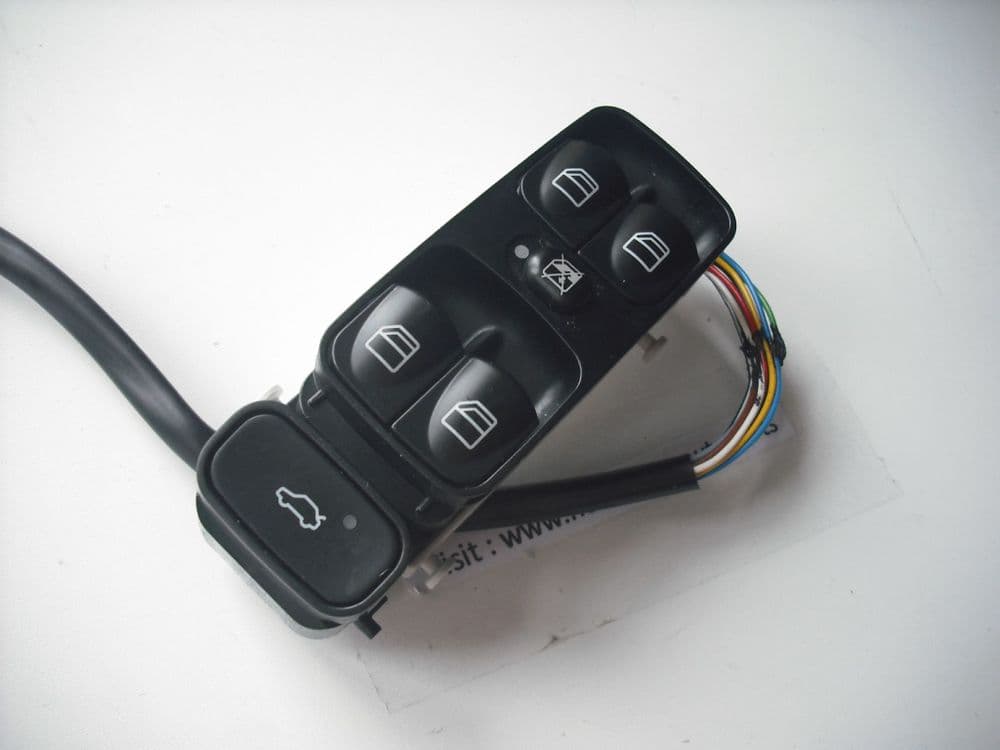 A 209 820 34 12 MERCEDES W209 CLK DRIVERS DOOR ELECTRIC WINDOW SWITCH PACK