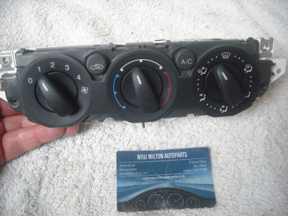 A FORD FOCUS MK2 A/C HEATER CONTROL PANEL 3M5T-19980-BD