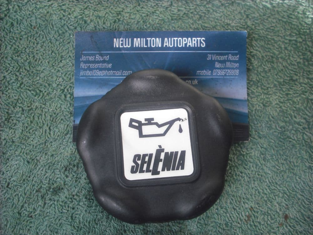 A GENUINE ALFA ROMEO 156 JTS SELESPEED ENGINE OIL FILLER CAP