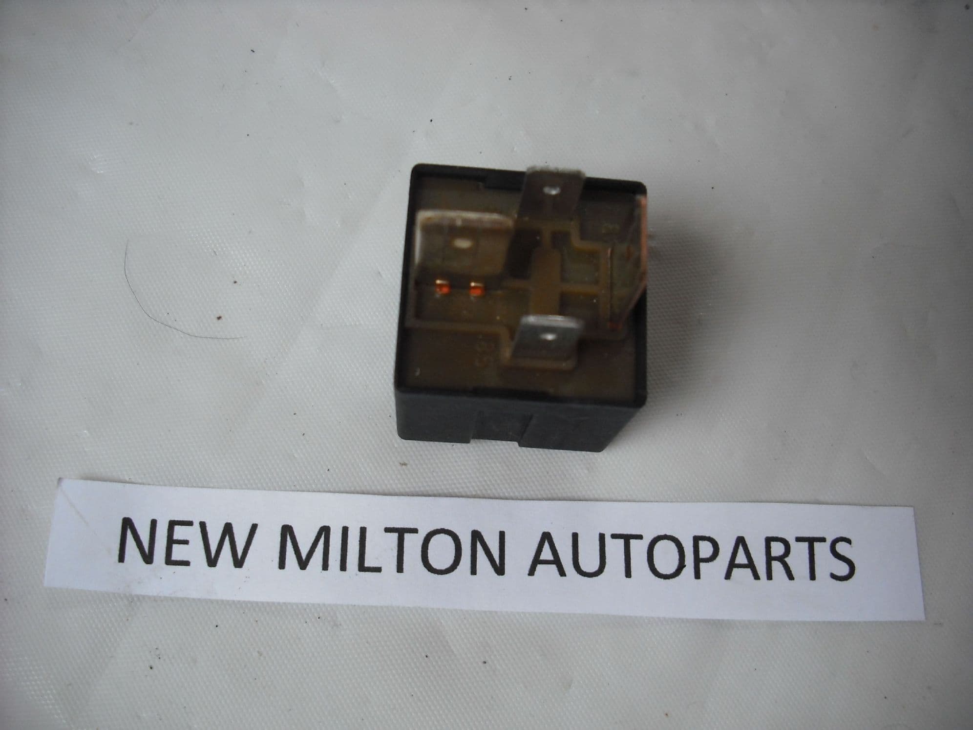 A GENUINE ALFA ROMEO GTV RELAY A727 46520429