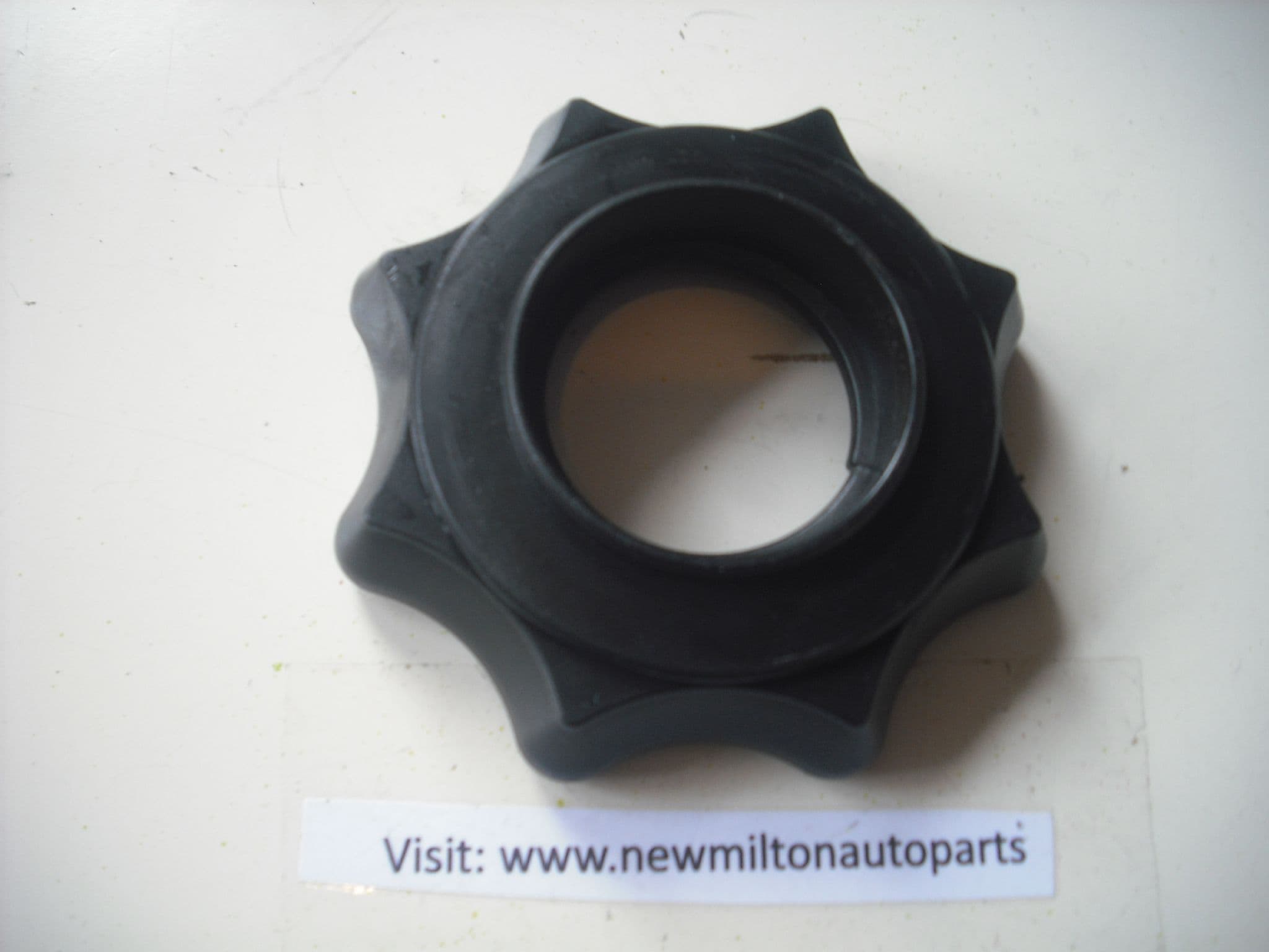 A GENUINE AUDI A3 8P SPORTBACK BOOT SPARE WHEEL FASTENING RING