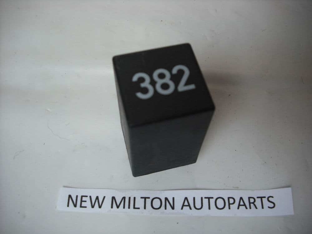 A GENUINE AUDI A3 MK1 INTERIOR ROOF LIGHT LAMP DELAY RELAY 382 EA4 4D0 ...