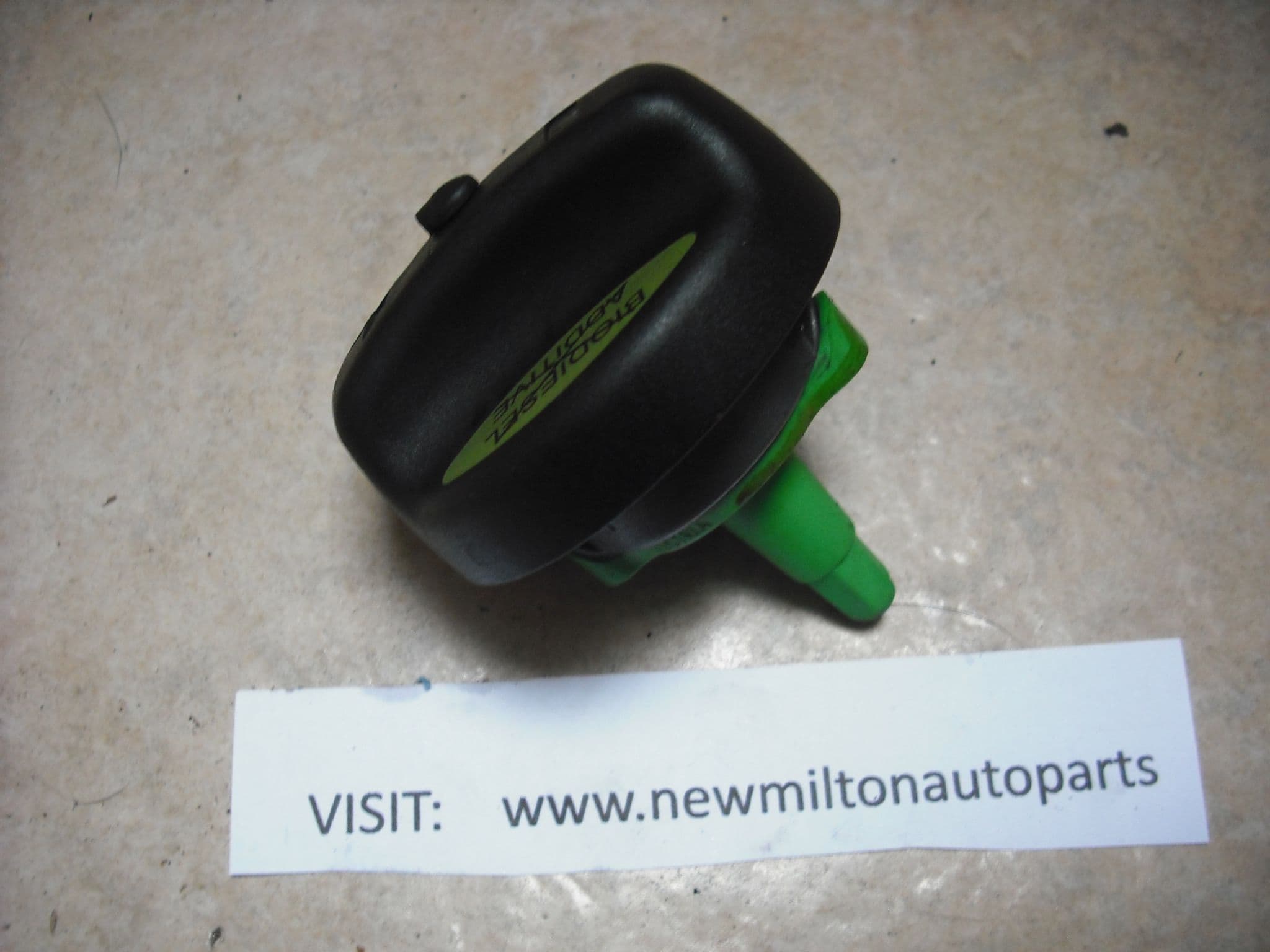 A GENUINE BMW E87 E88 E90 E91 DIESEL FUEL CAP