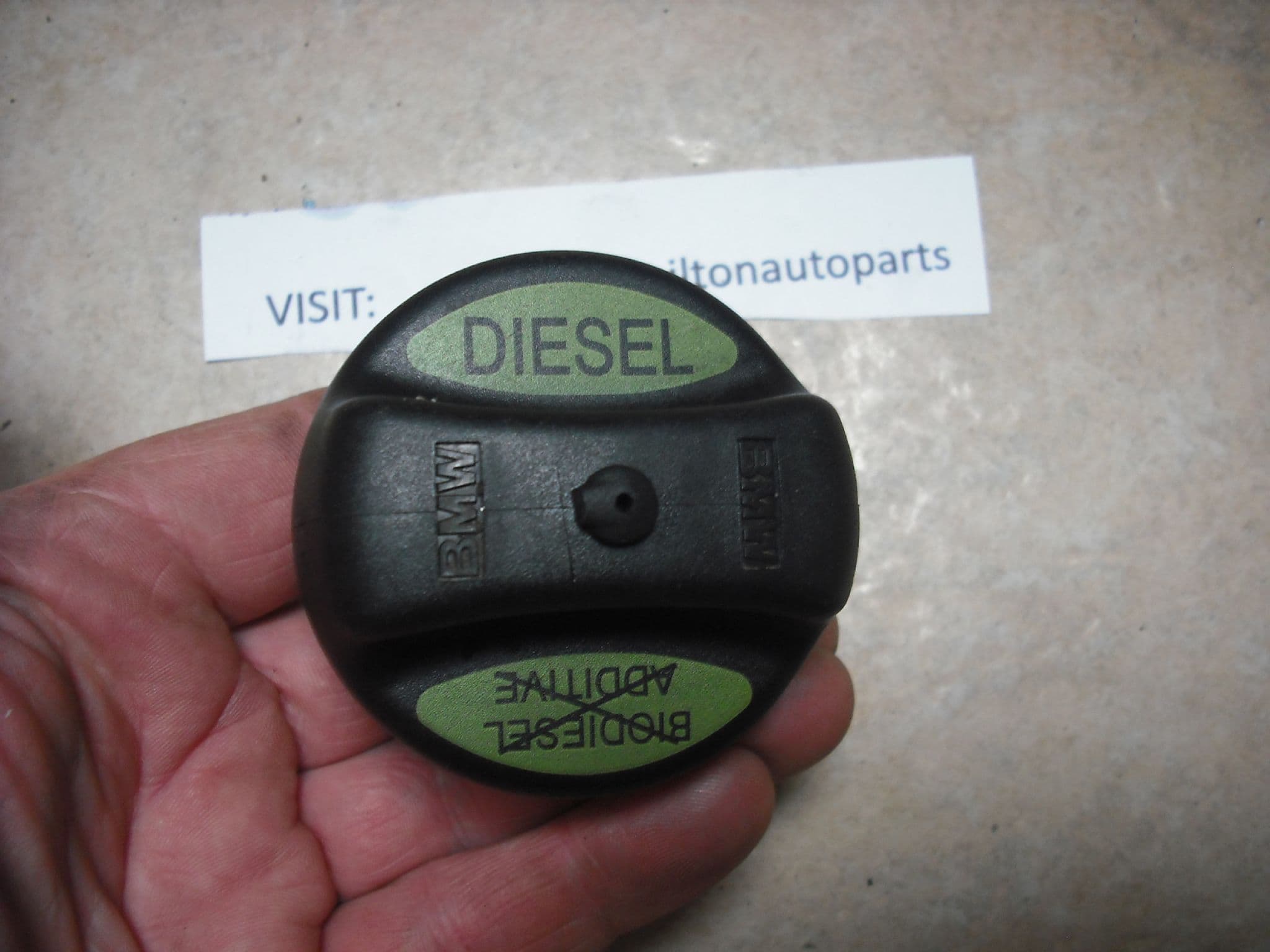 A GENUINE BMW E87 E88 E90 E91 DIESEL FUEL CAP