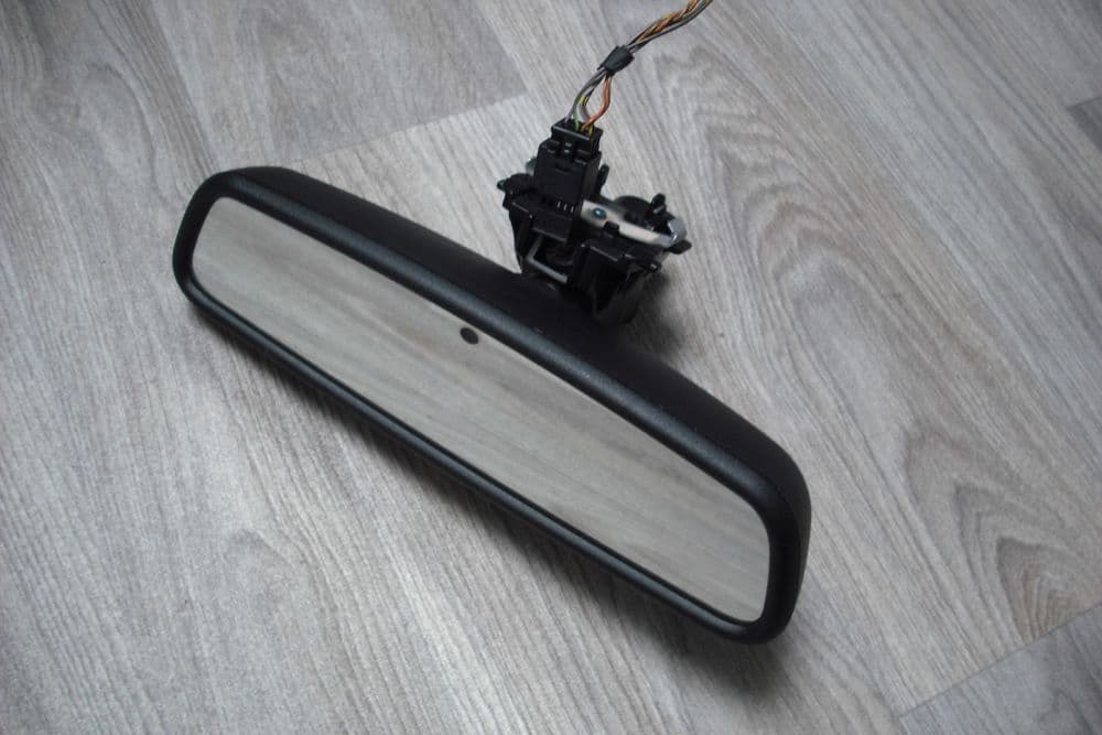A GENUINE BMW F10 F11 INTERIOR REAR VIEW MIRROR WITH MOUNTED CAMERA