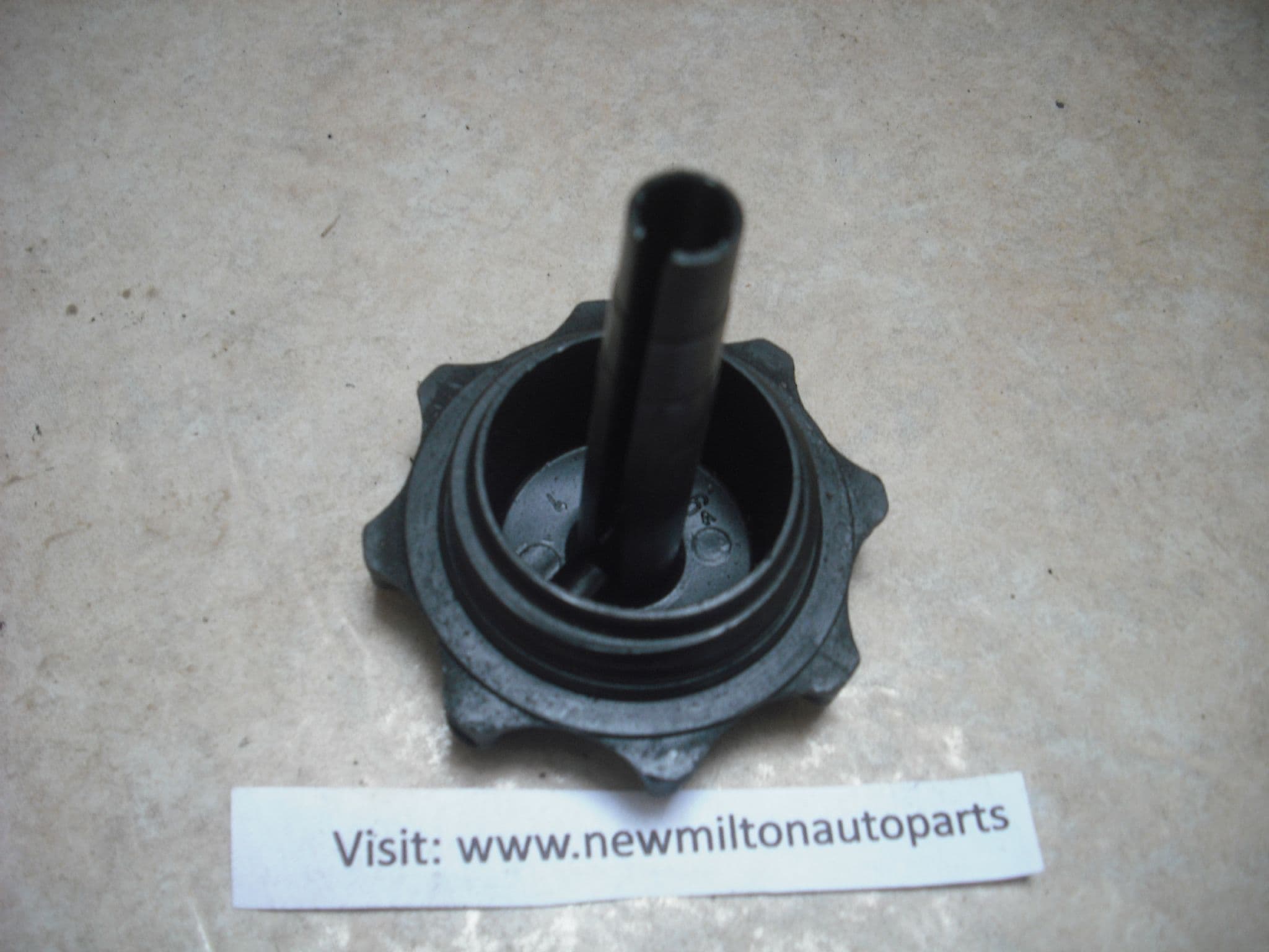 A GENUINE BMW MINI R50 R52 R53 COOPER S POWER STEERING FLUID FILLER CAP