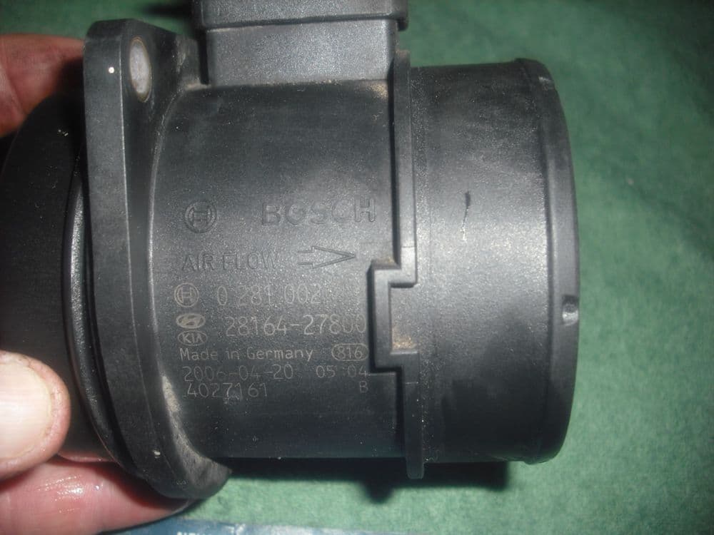 A GENUINE BOSCH KIA SORENTO 2 5 CRDI AIRFLOW MAF METER SENSOR ...