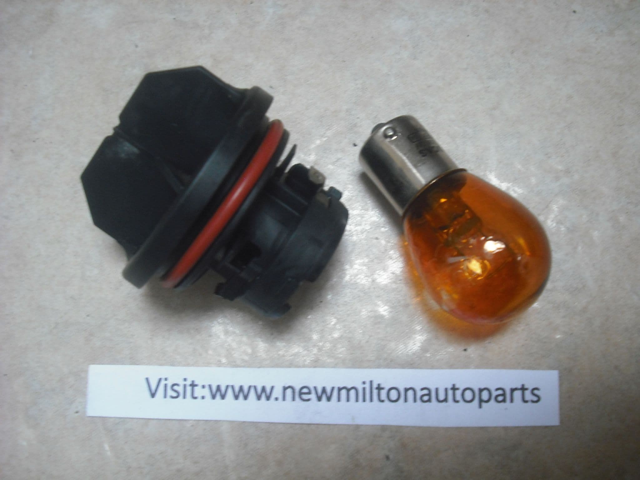 A GENUINE CITREON C2 AND C3 HEADLIGHT HEADLAMP INDICATOR FLASHER BULB ...