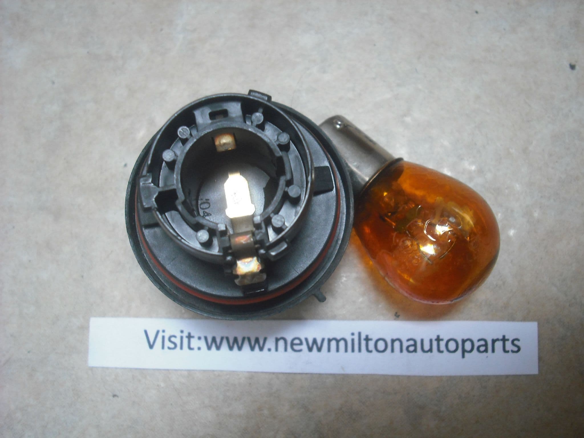 A GENUINE CITREON C2 AND C3 HEADLIGHT HEADLAMP INDICATOR FLASHER BULB ...