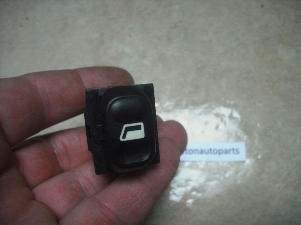 A GENUINE CITROEN BERLINGO FRONT DOOR ELECTRIC WINDOW SWITCH AND WIRING ...
