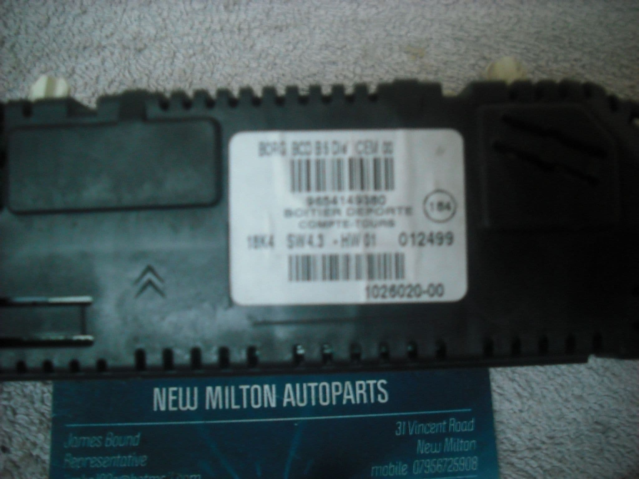 A GENUINE CITROEN C4 DIGITAL MULTIFUNCTIONAL LED DISPLAY SCREEN 9654149380