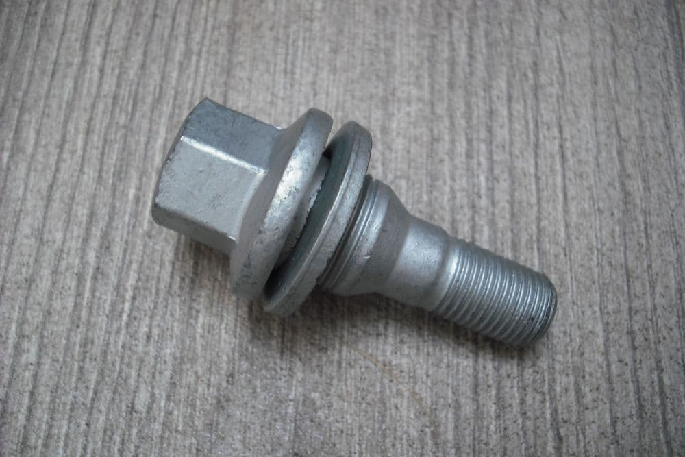 A GENUINE CITROEN C4 WHEEL BOLT