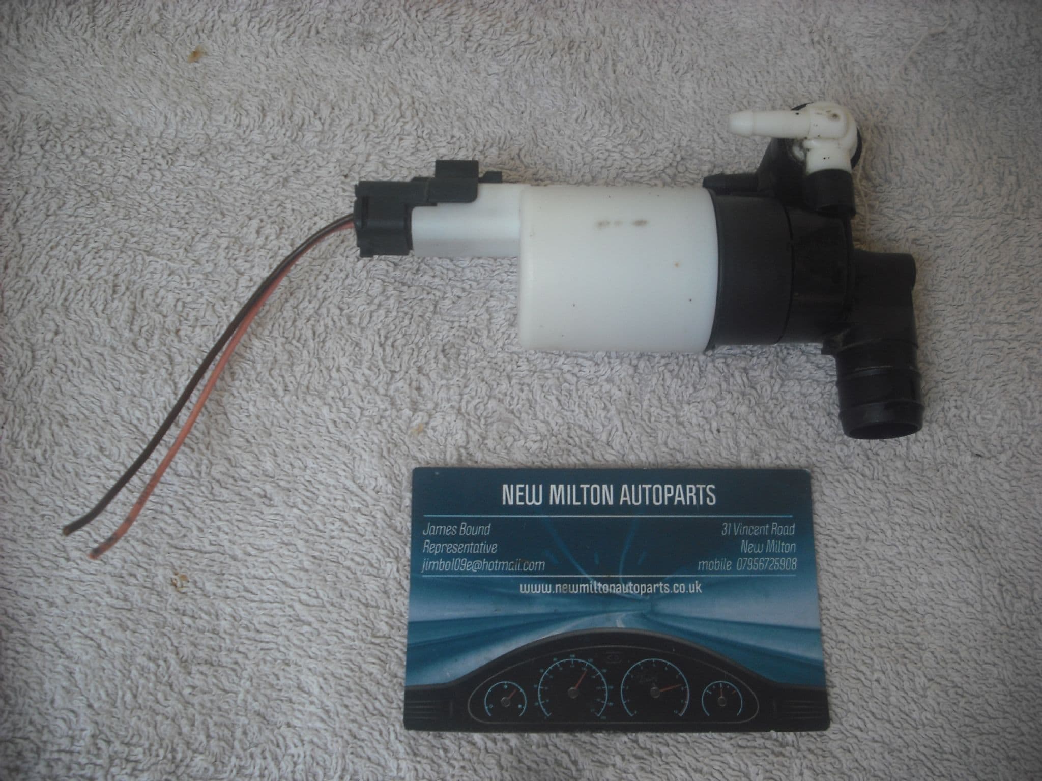 A GENUINE CITROEN C5 2004-2010 WINDSCREEN WATER WASHER PUMP