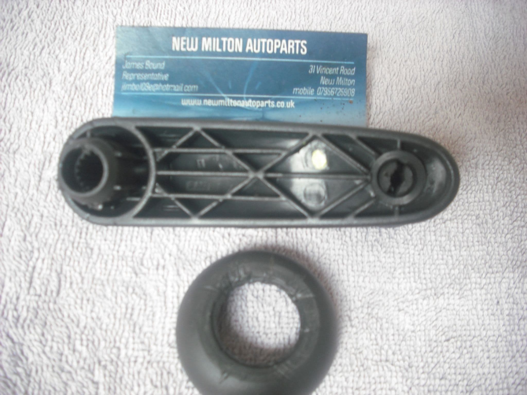 A GENUINE FIAT PUNTO MK2 REAR DOOR WINDOW LEVER HANDLE BLACK