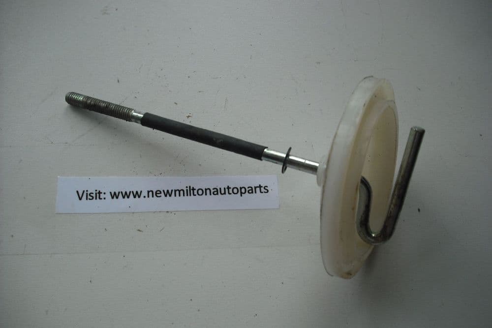 A GENUINE FORD FIESTA MK6 SPARE WHEEL FIXING SCREW CLAMP