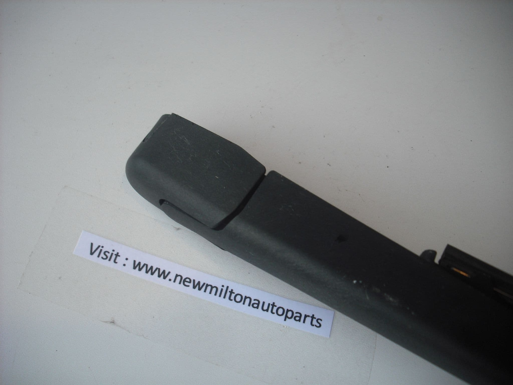 A GENUINE FORD FIESTA MK7 REAR WINDOW WIPER ARM AND BLADE