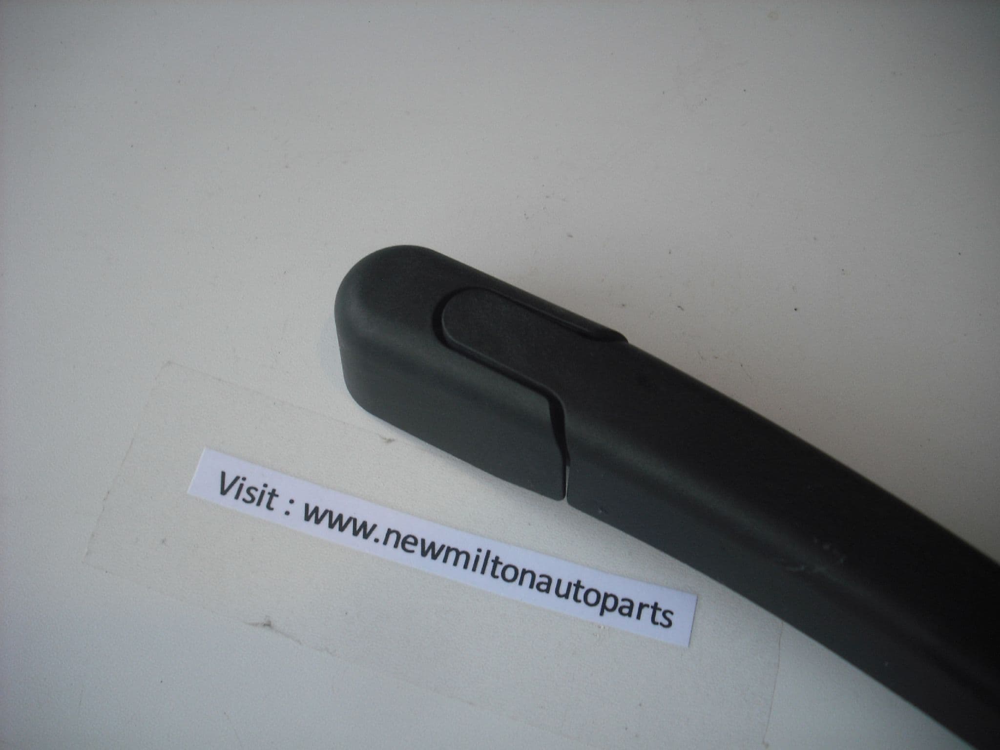 A GENUINE FORD FIESTA MK7 REAR WINDOW WIPER ARM AND BLADE