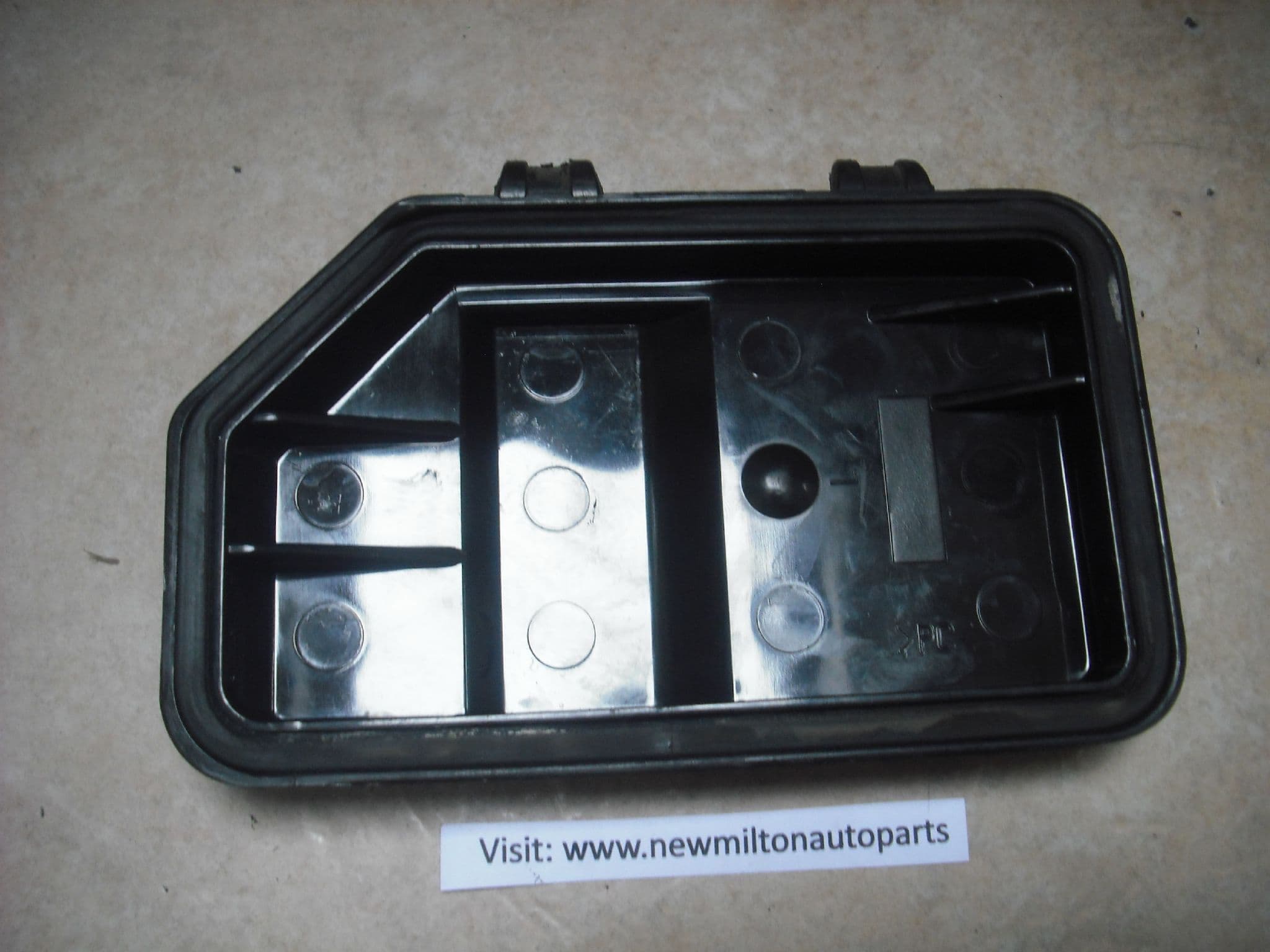 A GENUINE FORD FOCUS MK1 HEADLIGHT HEADLAMP RERA BUL B COVER DUST CAP ...