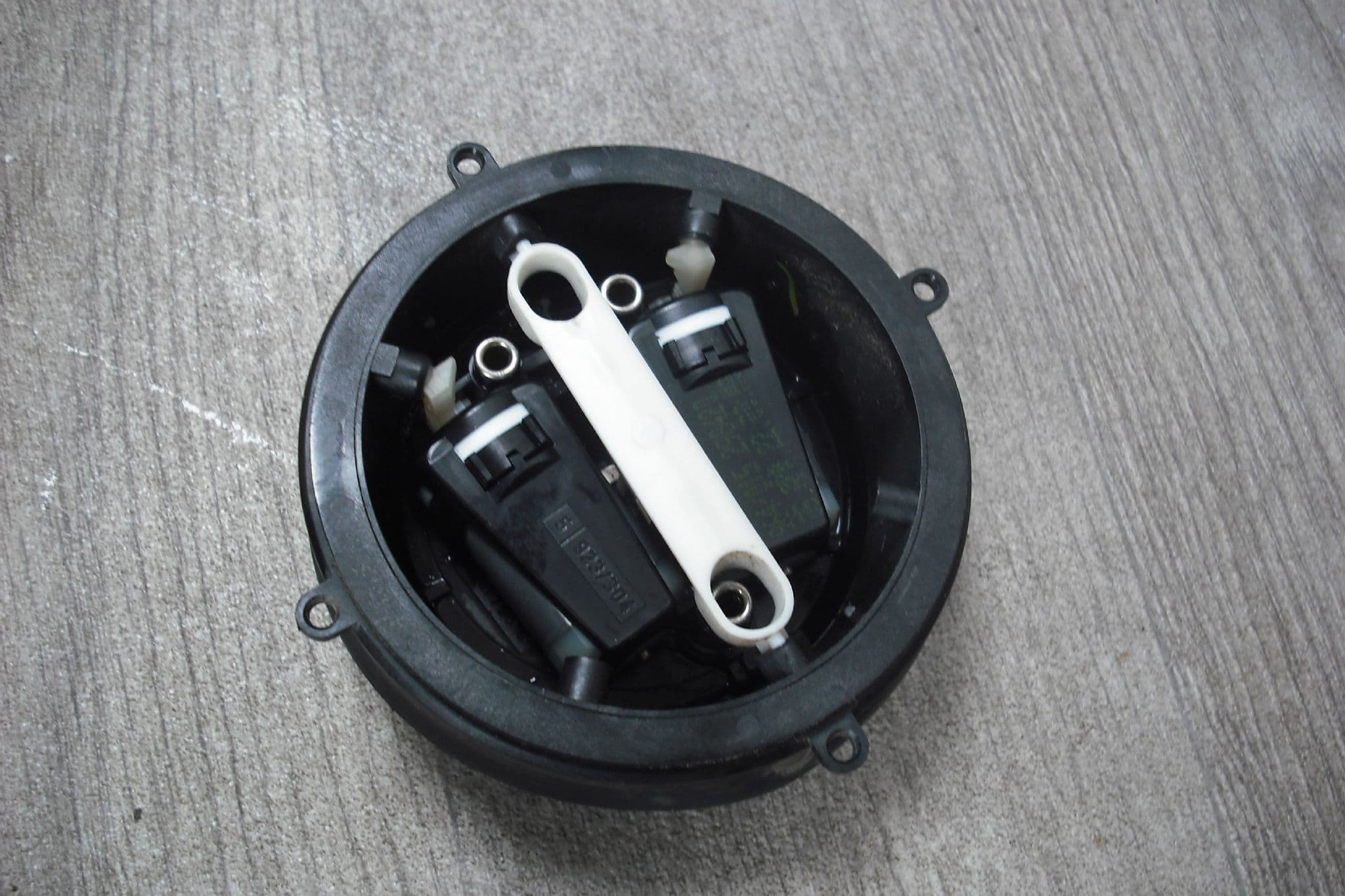 A GENUINE FORD FOCUS MK2 DOOR MIRROR GLASS ADJUSTMENT MOTOR