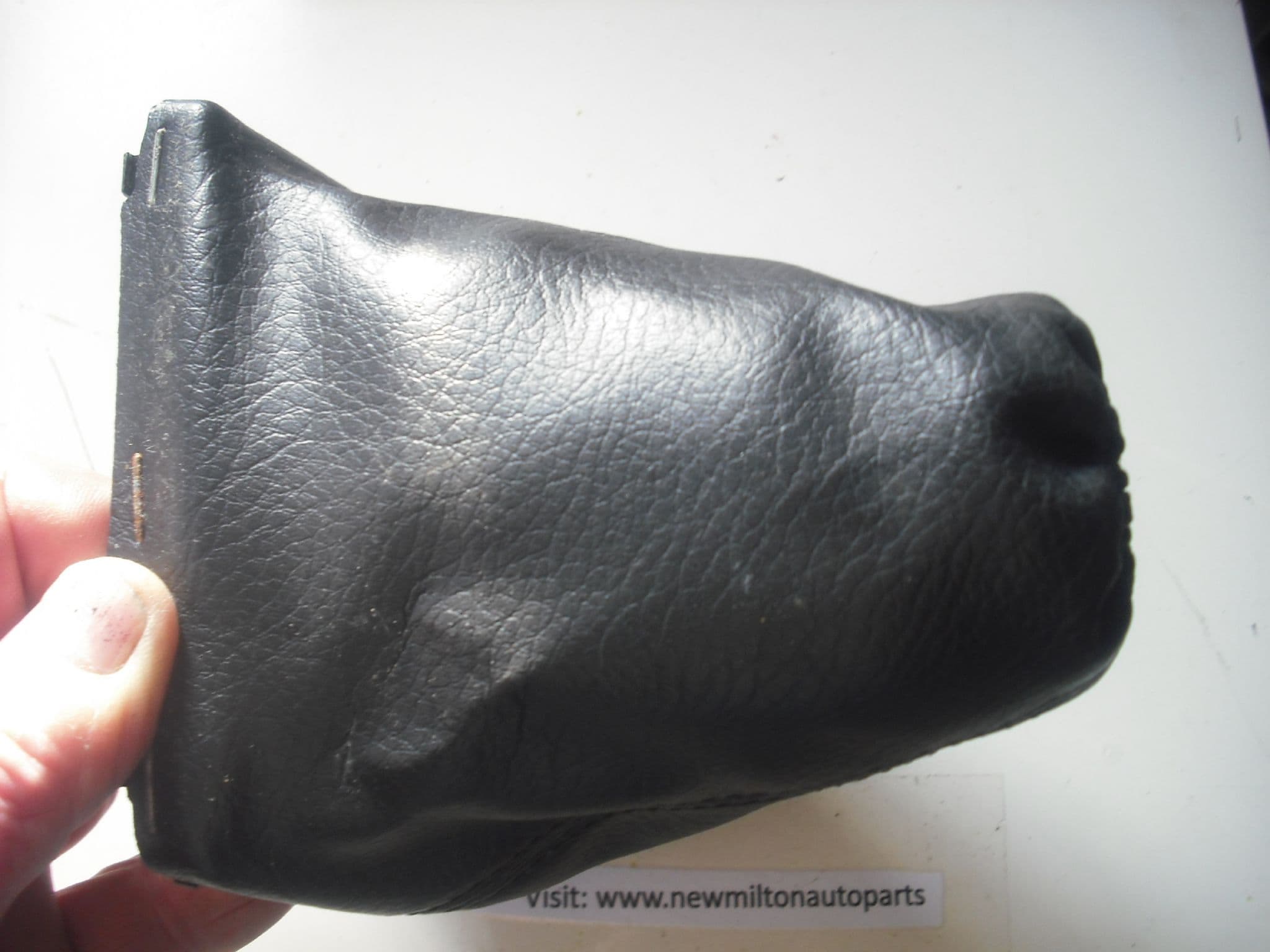 A GENUINE FORD FOCUS MK2 FACELIFT LEATHER GEAR STICK GAITER