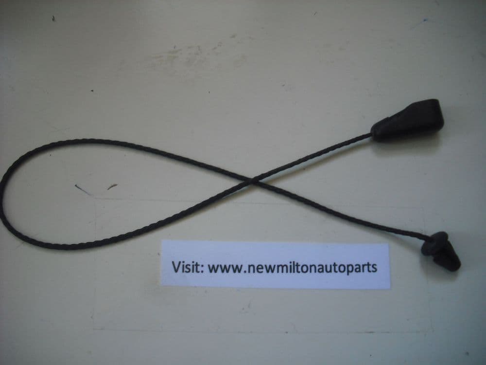 A GENUINE FORD FOCUS MK2 HATCHBACK REAR PARCELSHELF STRING HANGER