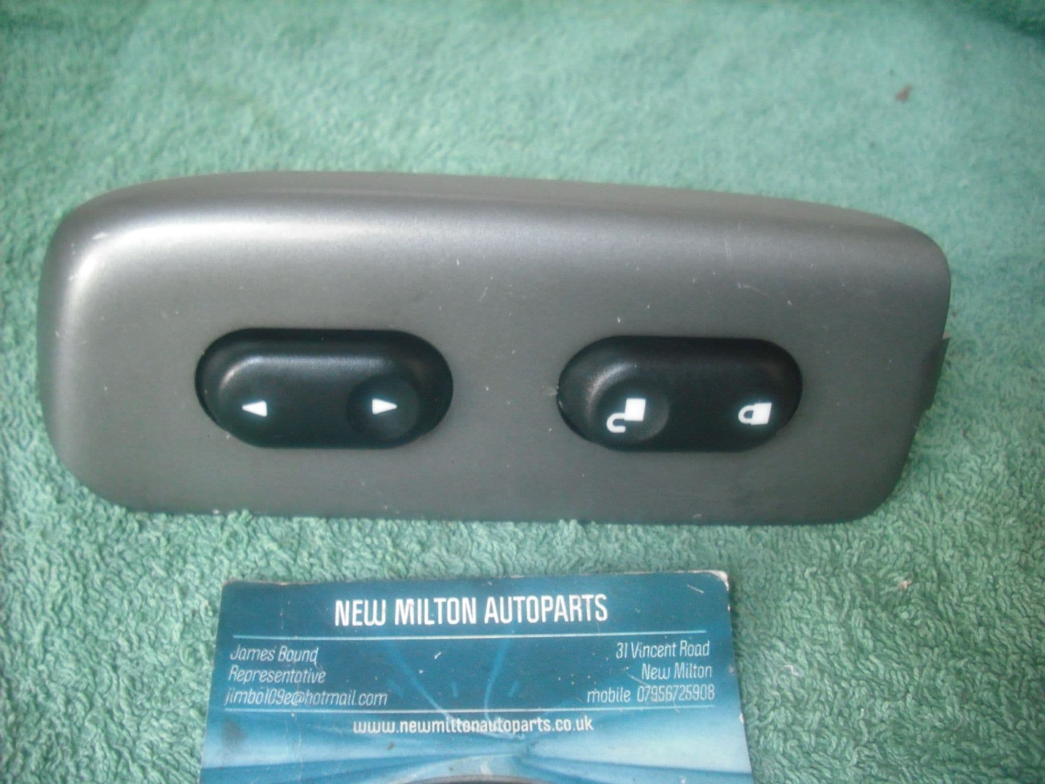 A GENUINE FORD MAVERICK FRONT PASSENGER DOOR ELECTRIC WINDOW SWITCHES N ...