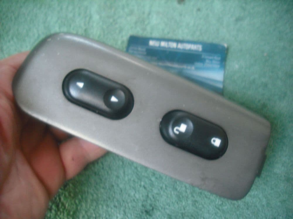 A GENUINE FORD MAVERICK FRONT PASSENGER DOOR ELECTRIC WINDOW SWITCHES N ...