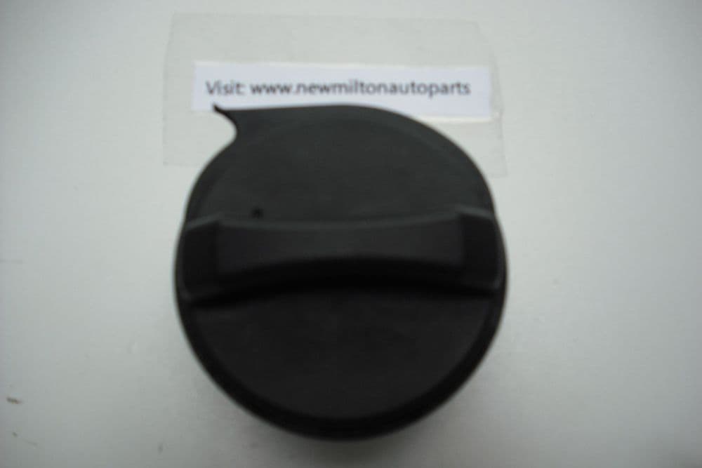 A GENUINE FORD TRANSIT CONNECT DEISEL FUEL FILLER CAP