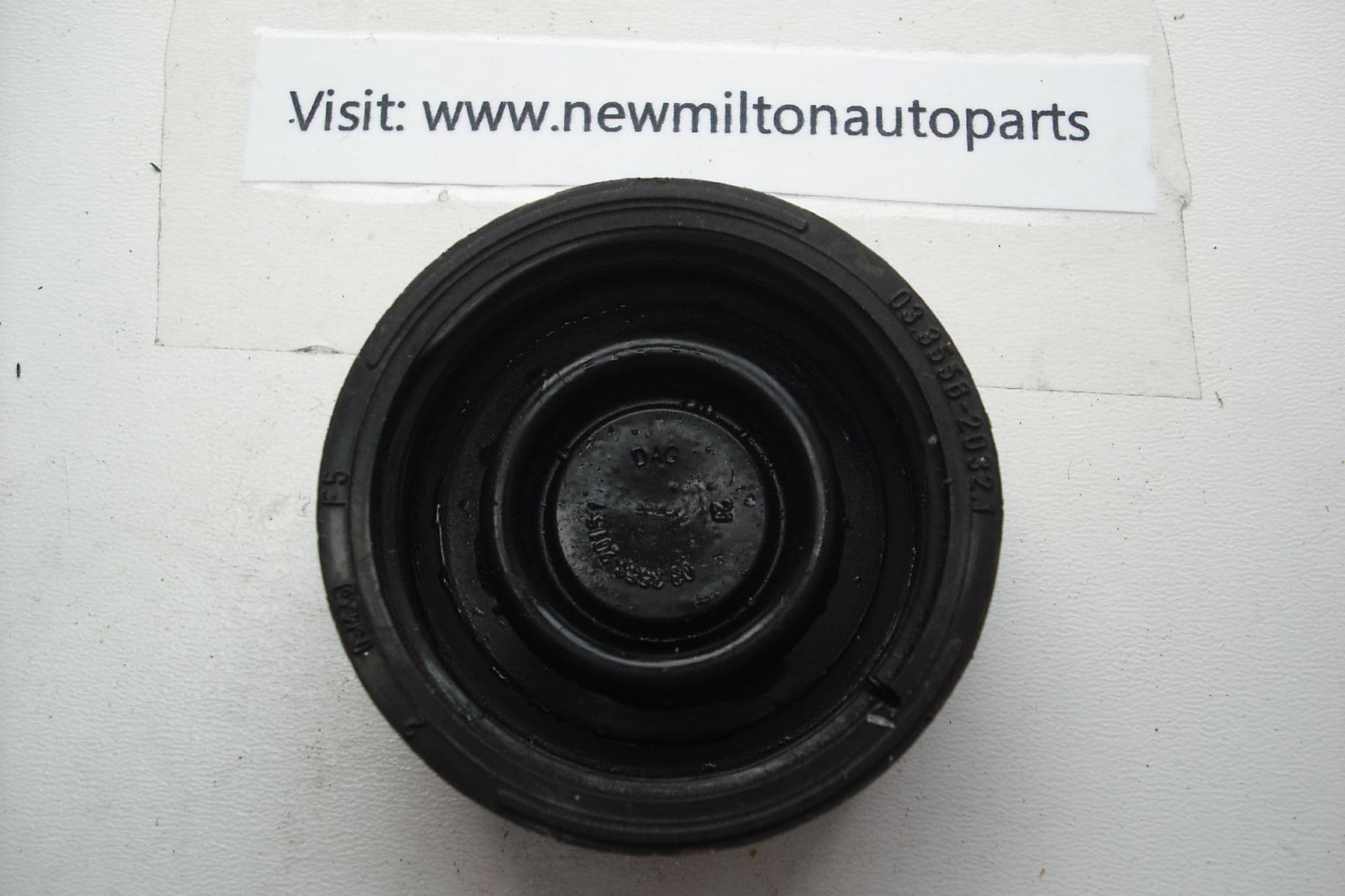 A GENUINE FORD TRANSIT MK7 BRAKE FLUID MASTER CYLINDER FILLER CAP