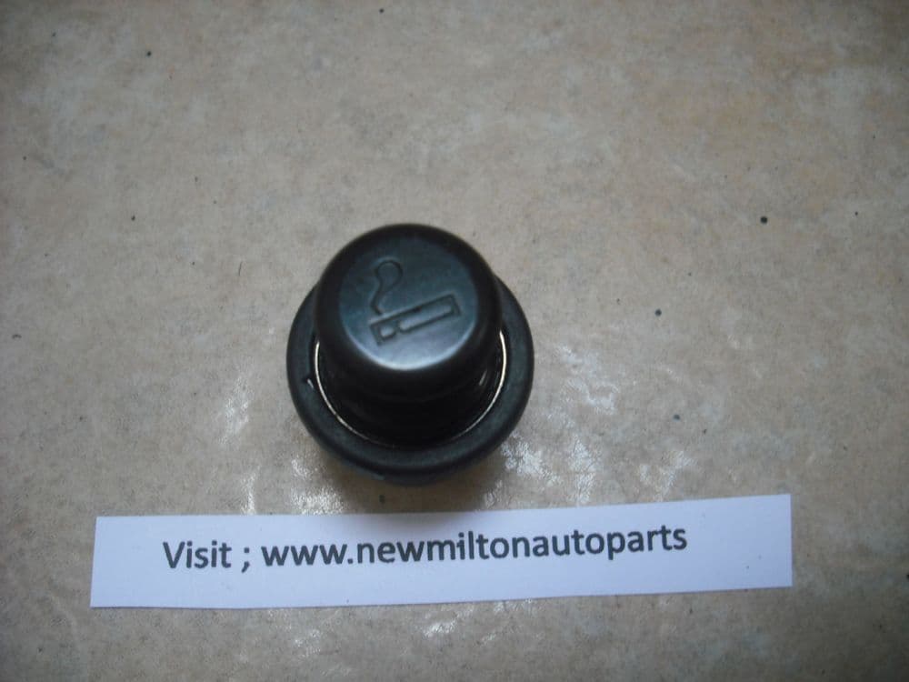 A GENUINE HONDA CRV MK2 CIGARETTE LIGHTER INSERT