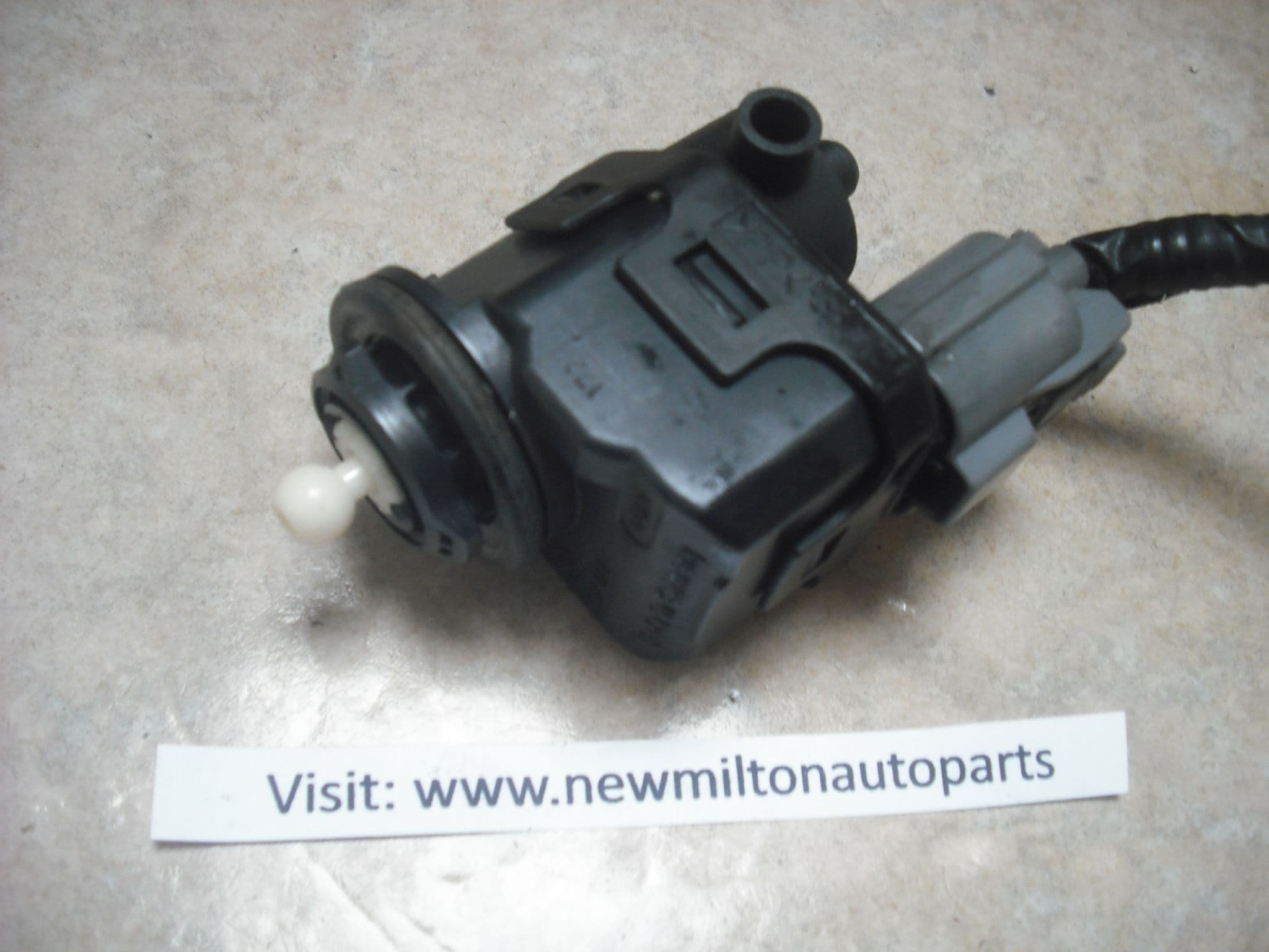 A GENUINE HONDA CRV MK2 HEADLIGHT HEADLAMP HEIGHT LEVELING ADJUSTMENT ...